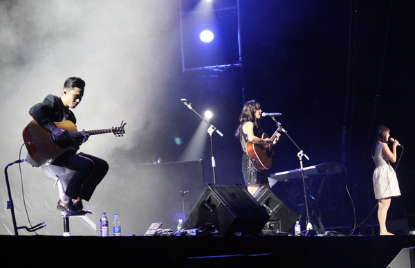 Dia takes note as she tunes into success[2]|chinadaily.com.cn