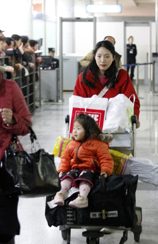 People fleeing disasters nearly book up HK hotels