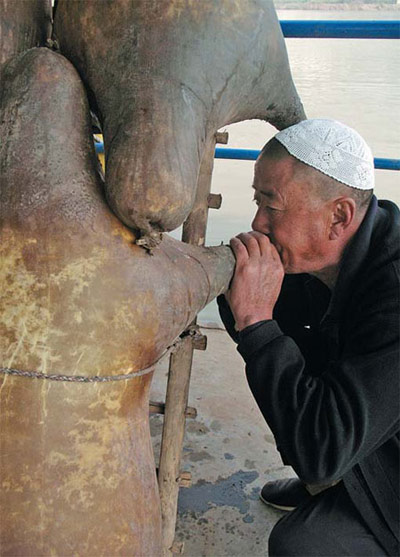 Floating on sheepskin|Popular destinations|chinadaily.com.cn